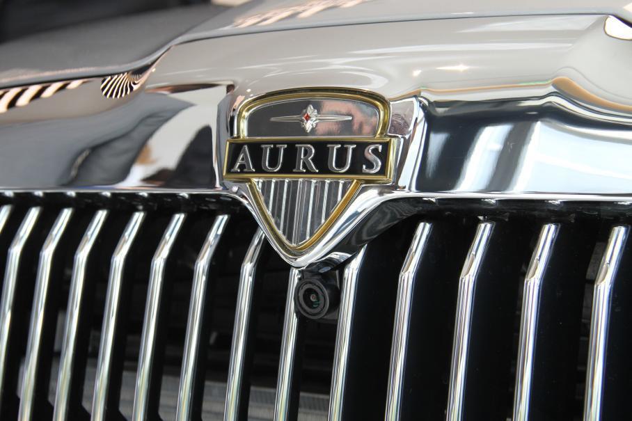 Посмотрите, как выглядели первые макеты Aurus — Motor