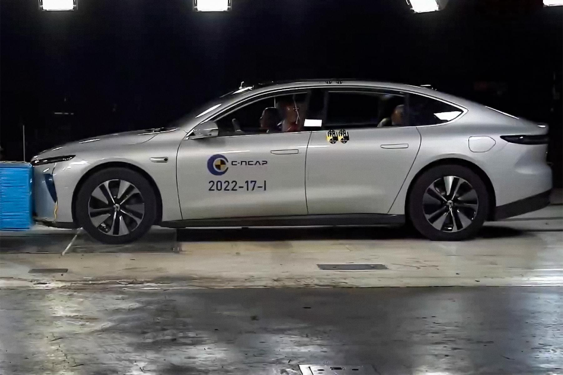 Китайский NIO ET7 оказался безопаснее Volkswagen ID.3: Новости — Motor