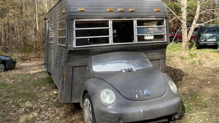 Посмотрите на причудливый автодом из распиленного Volkswagen Beetle — Motor